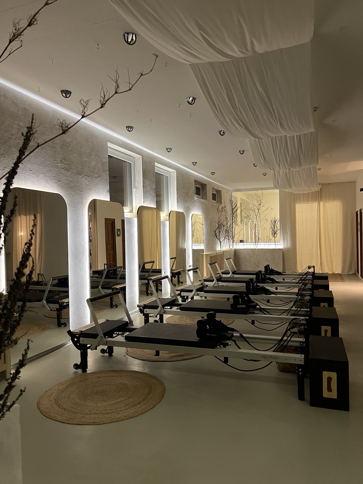 UNIQUE pilates studio